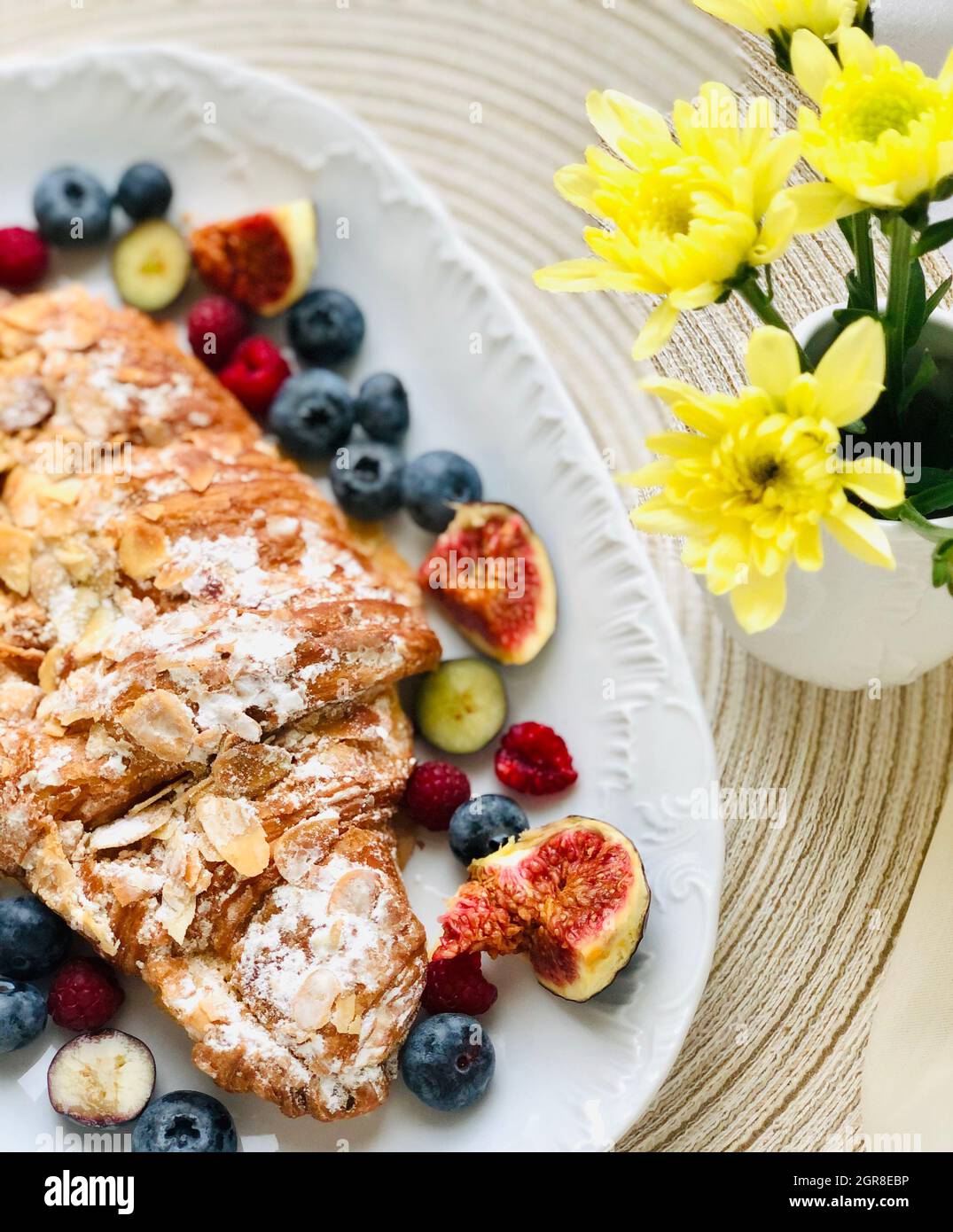 Sweetest thing hi-res stock photography and images - Alamy