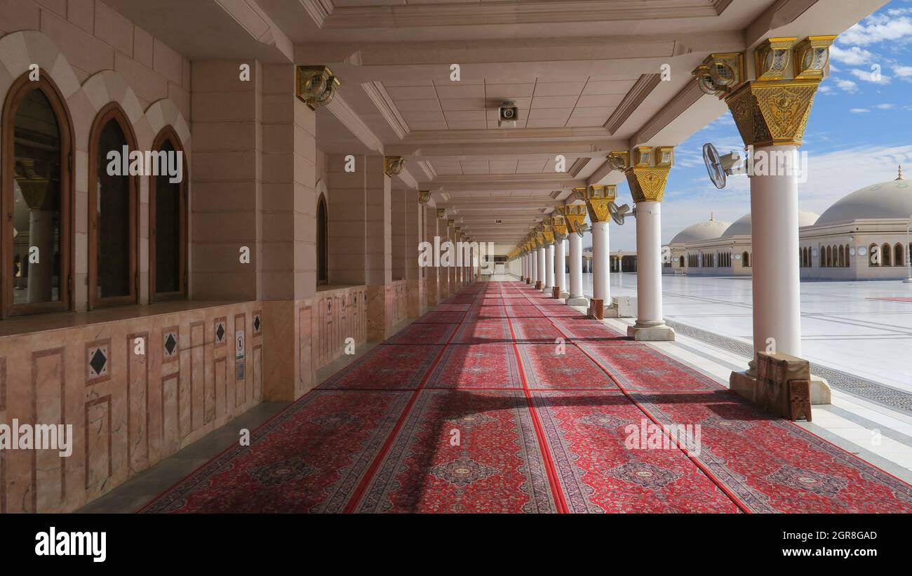 Red Palace Saudi High Resolution Stock Photography and Images - Alamy