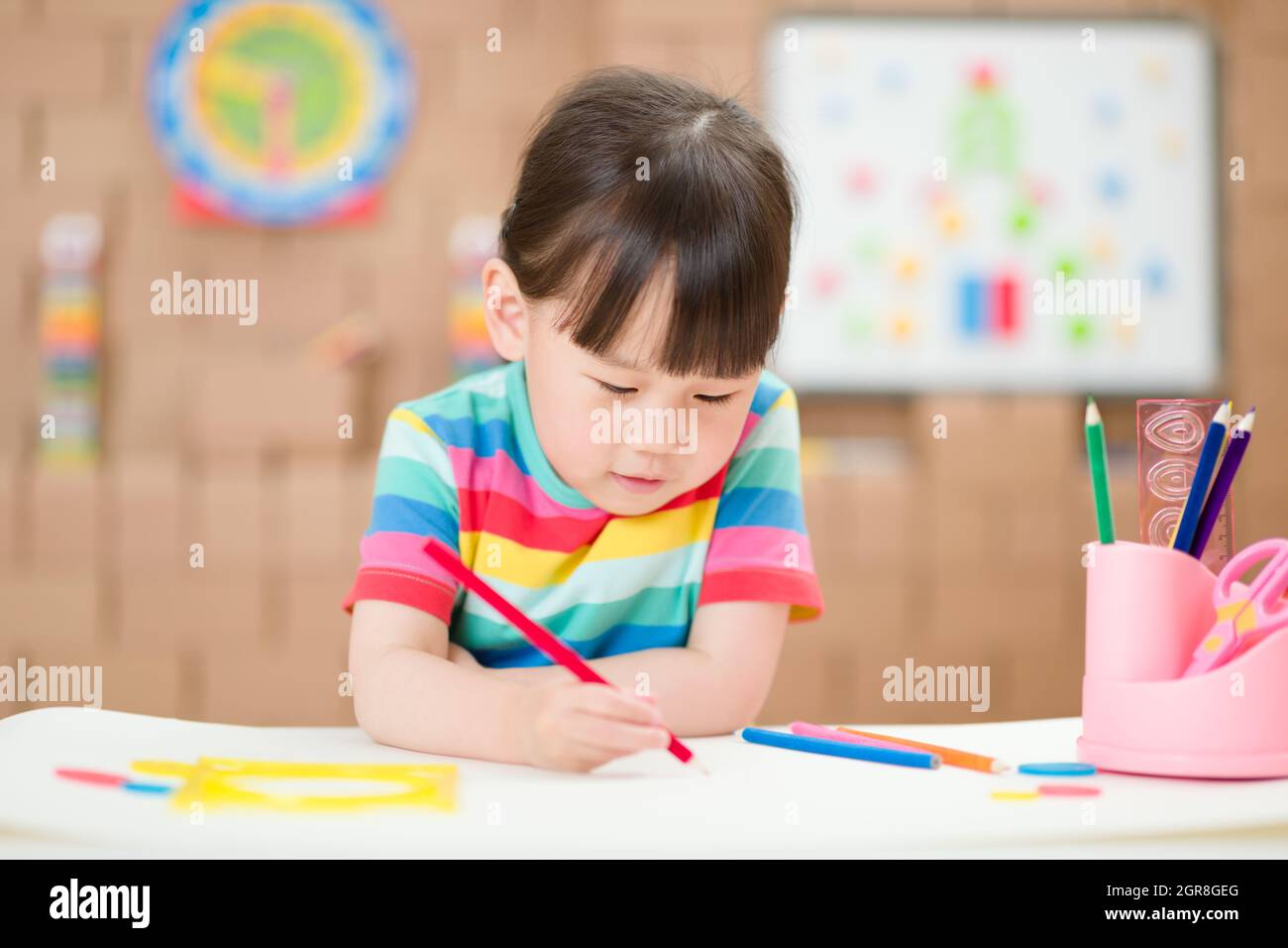 Chinese girls painting hi-res stock photography and images - Alamy