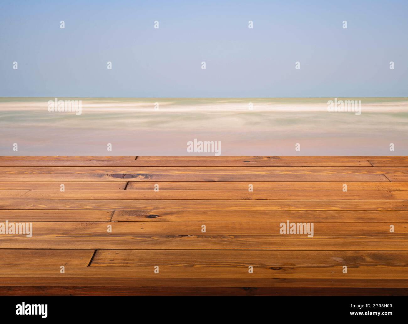 Empty shiny table background hi-res stock photography and images - Alamy