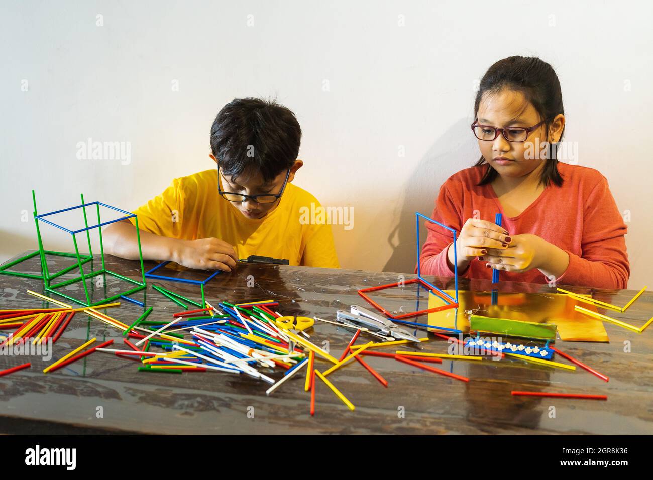 Building with plastic sticks hi-res stock photography and images - Alamy