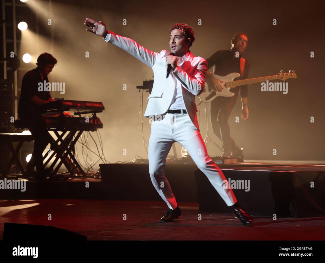 Miami Beach, FL - SEP 30: David Bisbal performs during his Gira En Tus ...