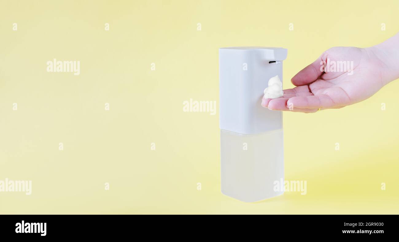 Touchless soap dispenser hi-res stock photography and images - Alamy