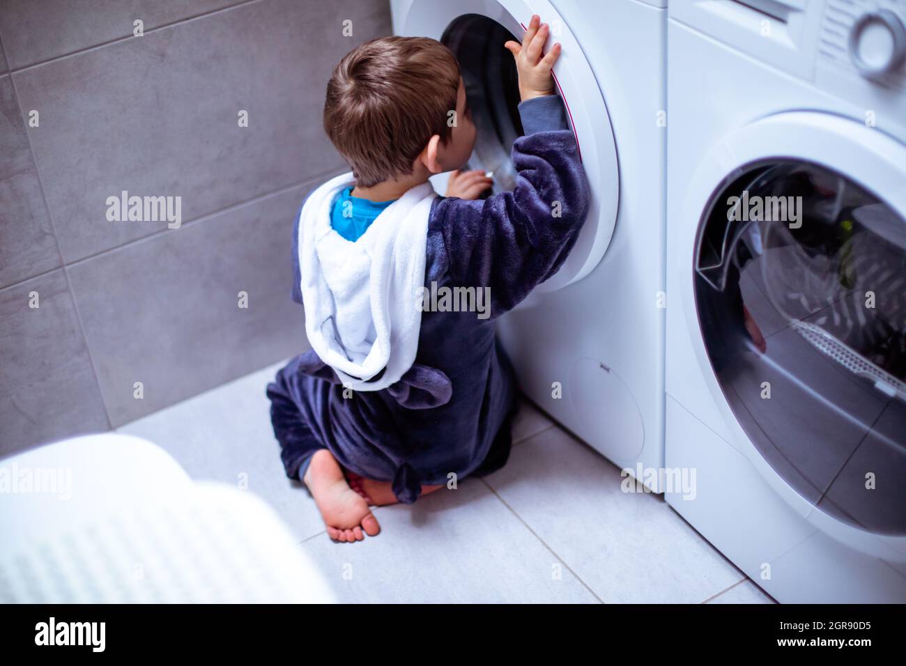 Boys washing cycle hi-res stock photography and images - Alamy