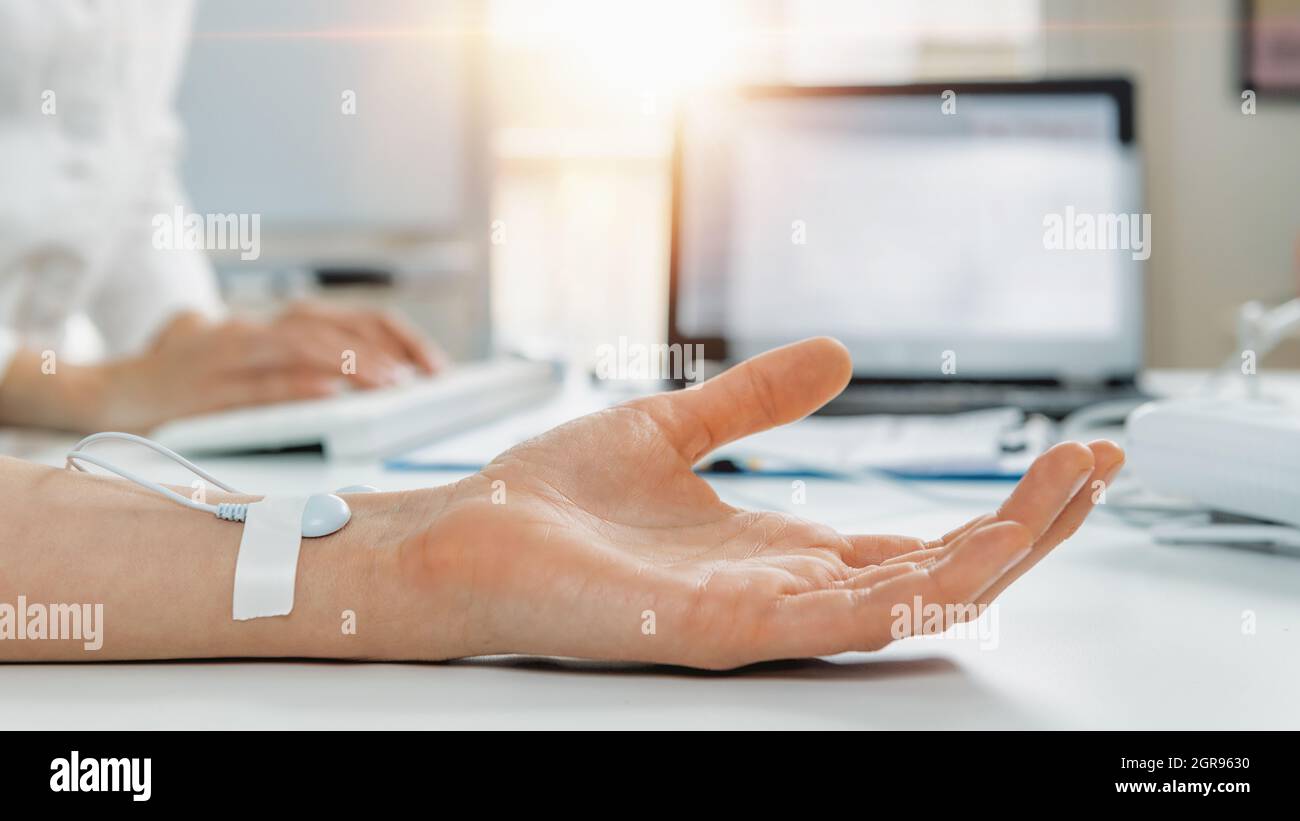 Biofeedback session hi-res stock photography and images - Alamy