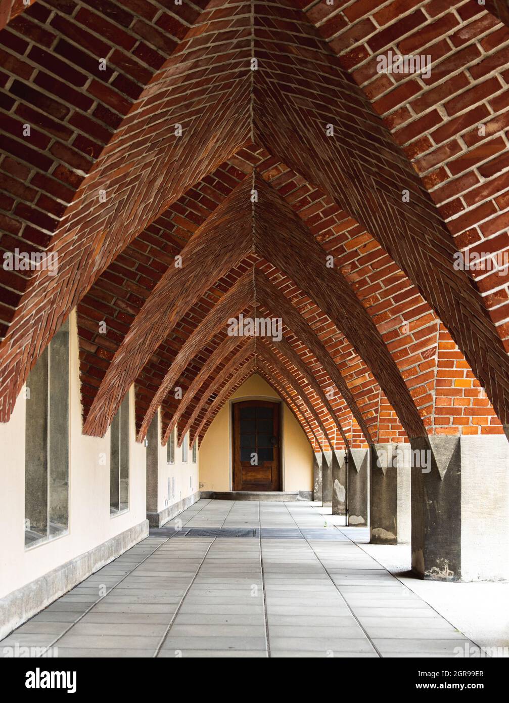Red brick ceiling brick pattern hi-res stock photography and images - Alamy
