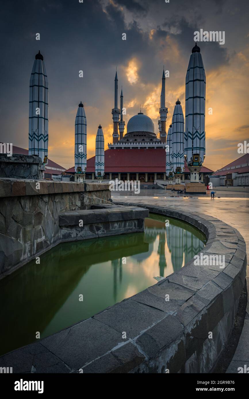 Central java grand mosque hi-res stock photography and images - Alamy