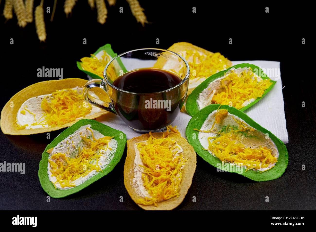 Mini crispy crepe hi-res stock photography and images - Alamy