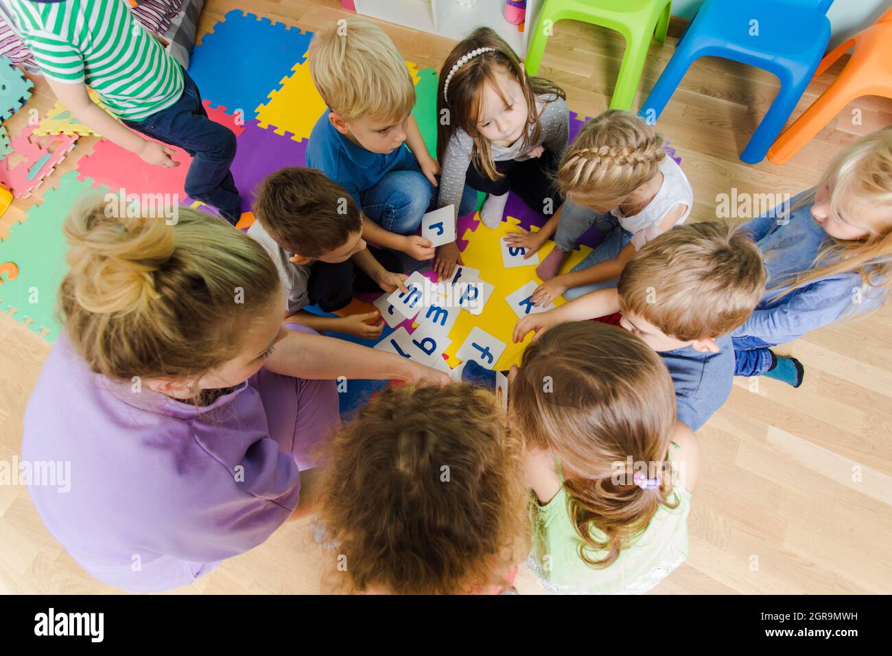 Preschool classroom circle hi-res stock photography and images - Alamy