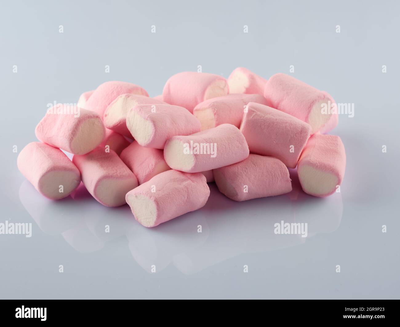 marshmallow white background Stock Photo - Alamy
