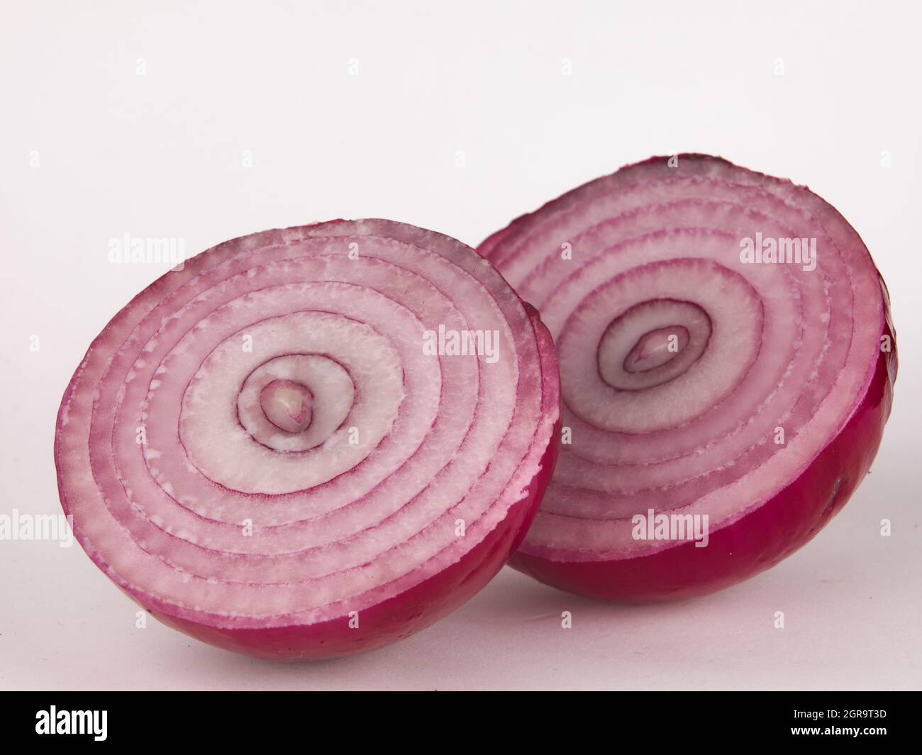 Section single red onion sliced hi-res stock photography and images - Alamy