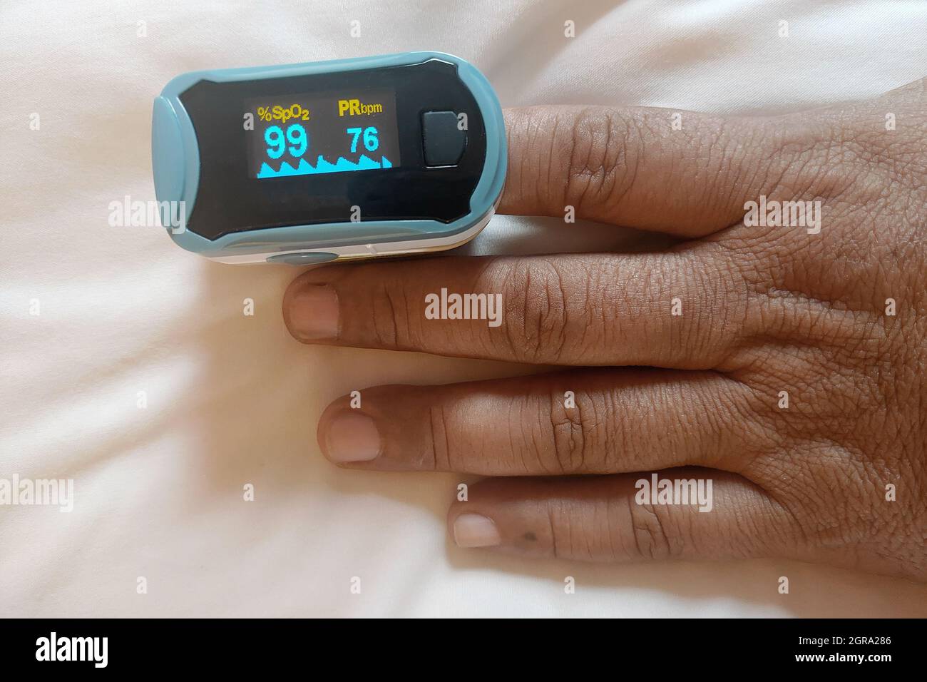 Portable blood pressure monitor hi-res stock photography and images - Alamy