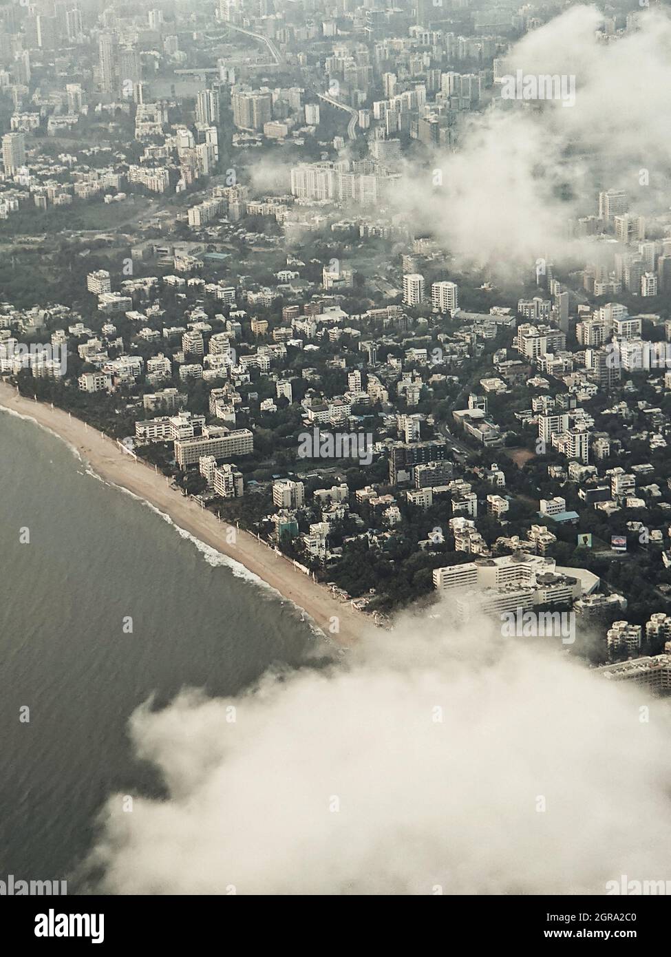 Golden hour mumbai hi-res stock photography and images - Alamy