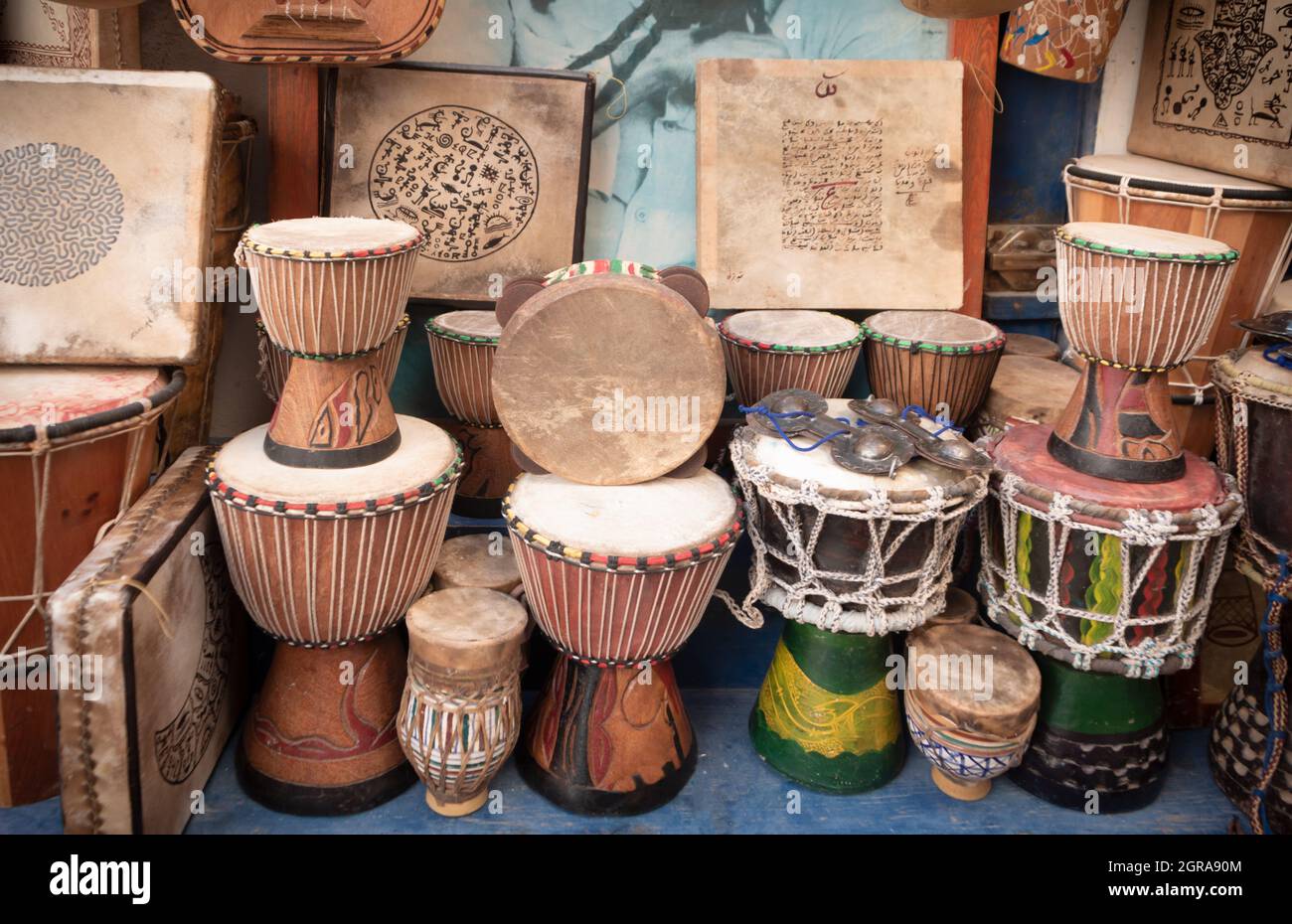 North african drums hi-res stock photography and images - Alamy