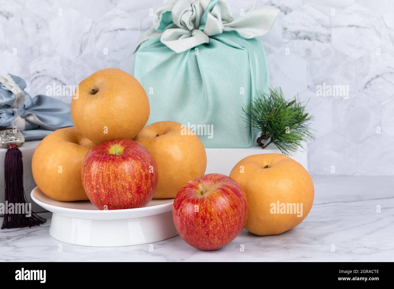 premium apple and pear, typical holiday gift in Korea Stock Photo - Alamy