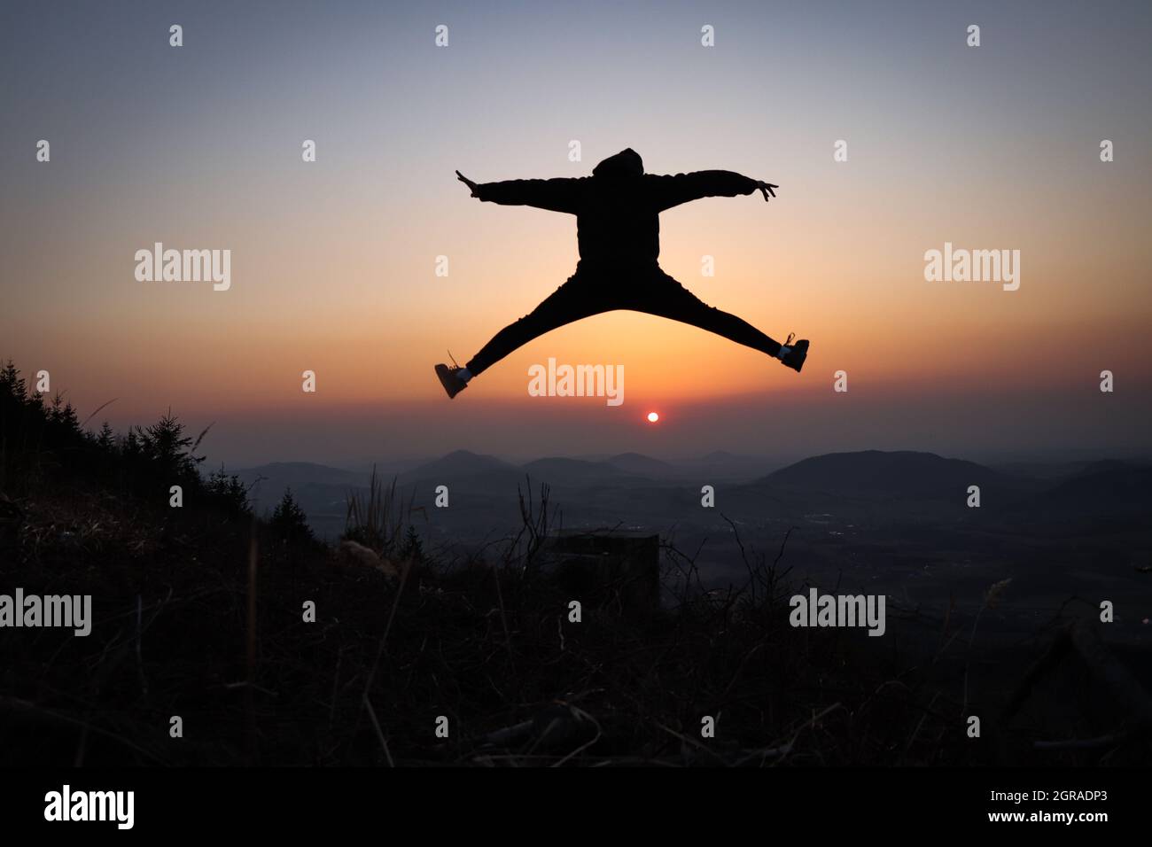 Straddle vault hi-res stock photography and images - Alamy