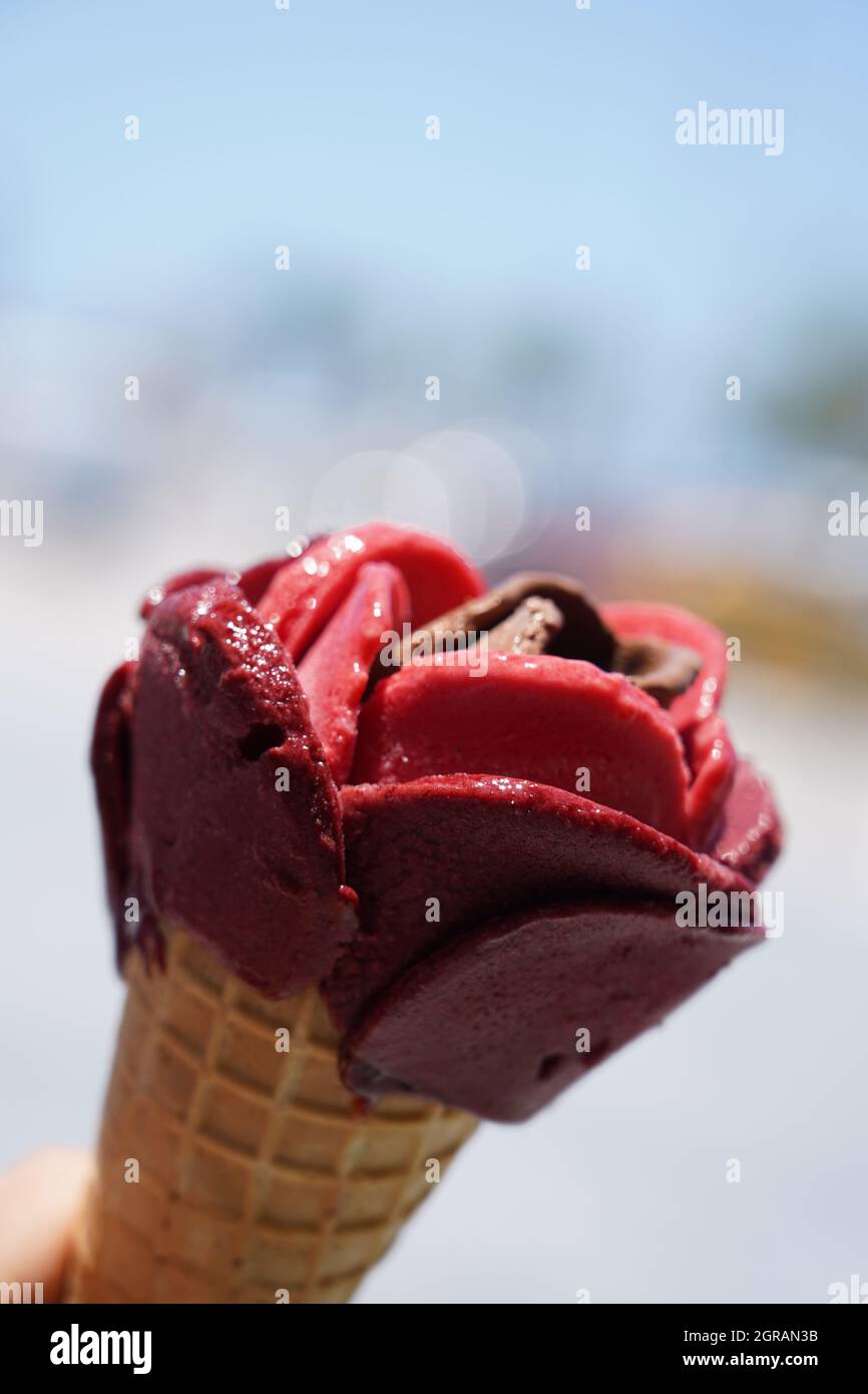 Handcrafted gelato hi-res stock photography and images - Alamy