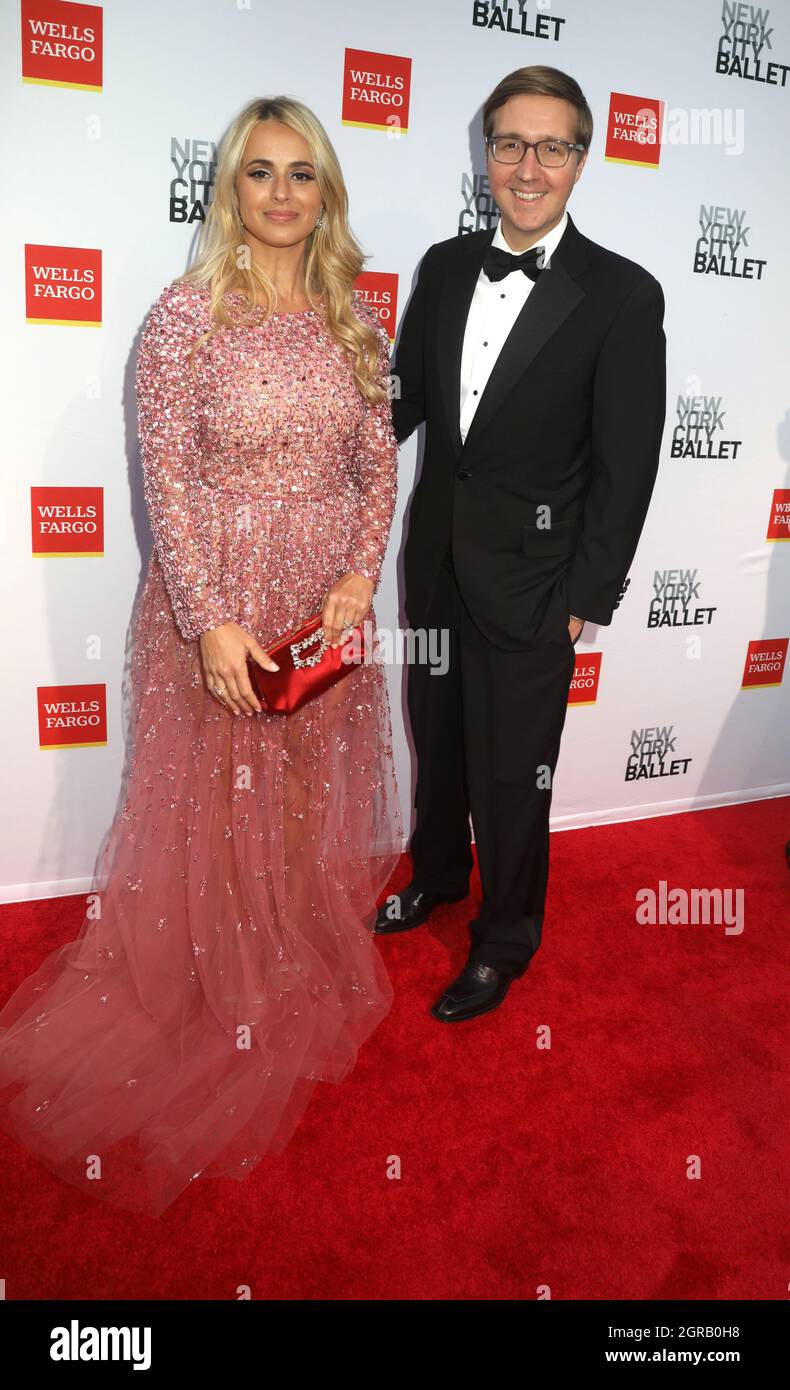 September 30, 2021, New York, New York, USA: LILI BUFFETT and HOWARD ...