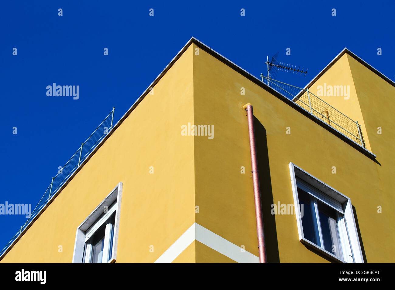 Residential building in rome hi-res stock photography and images - Alamy