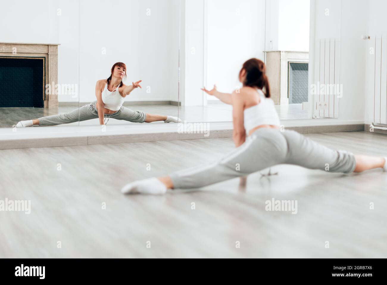 Dance class women europe hi-res stock photography and images - Alamy