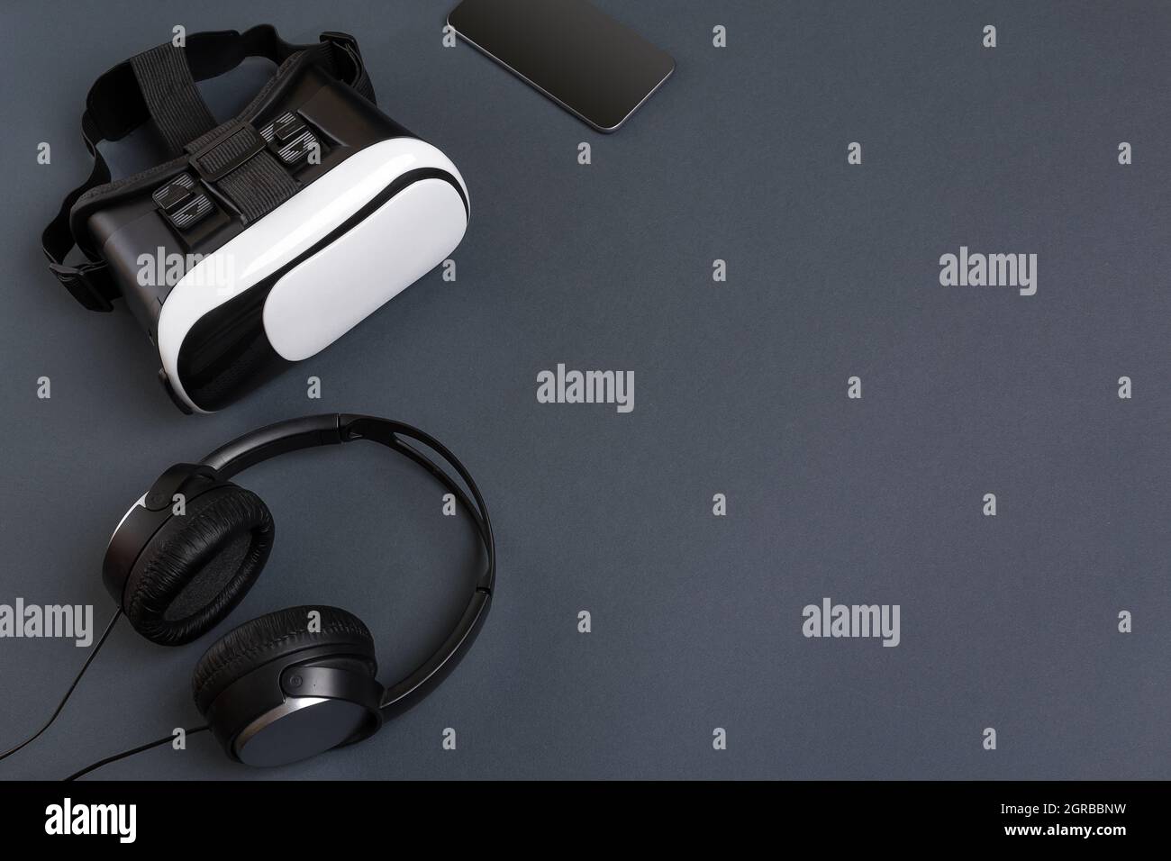 Virtual reality headset. Top view Stock Photo - Alamy