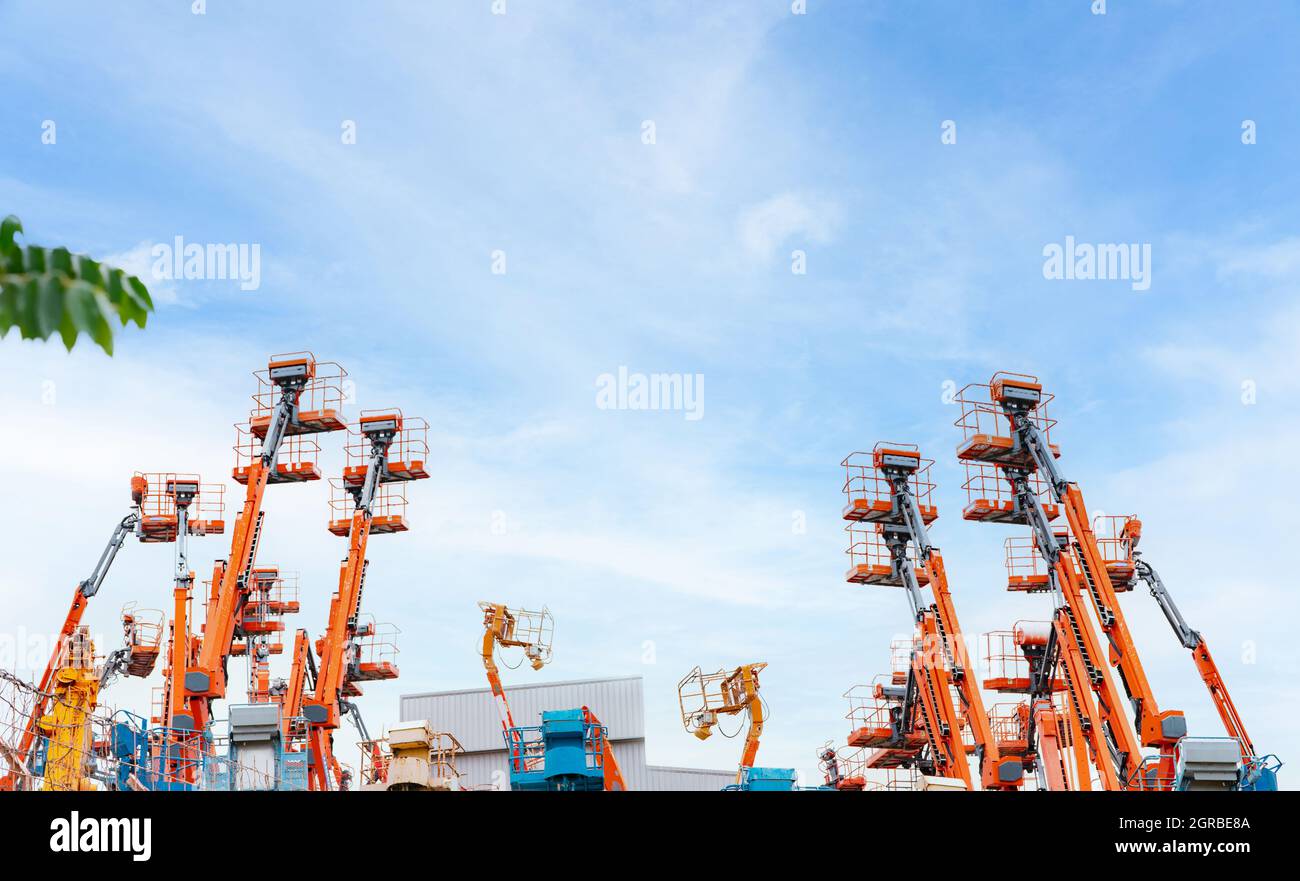 Articulated telescopic boom lift hi-res stock photography and images ...