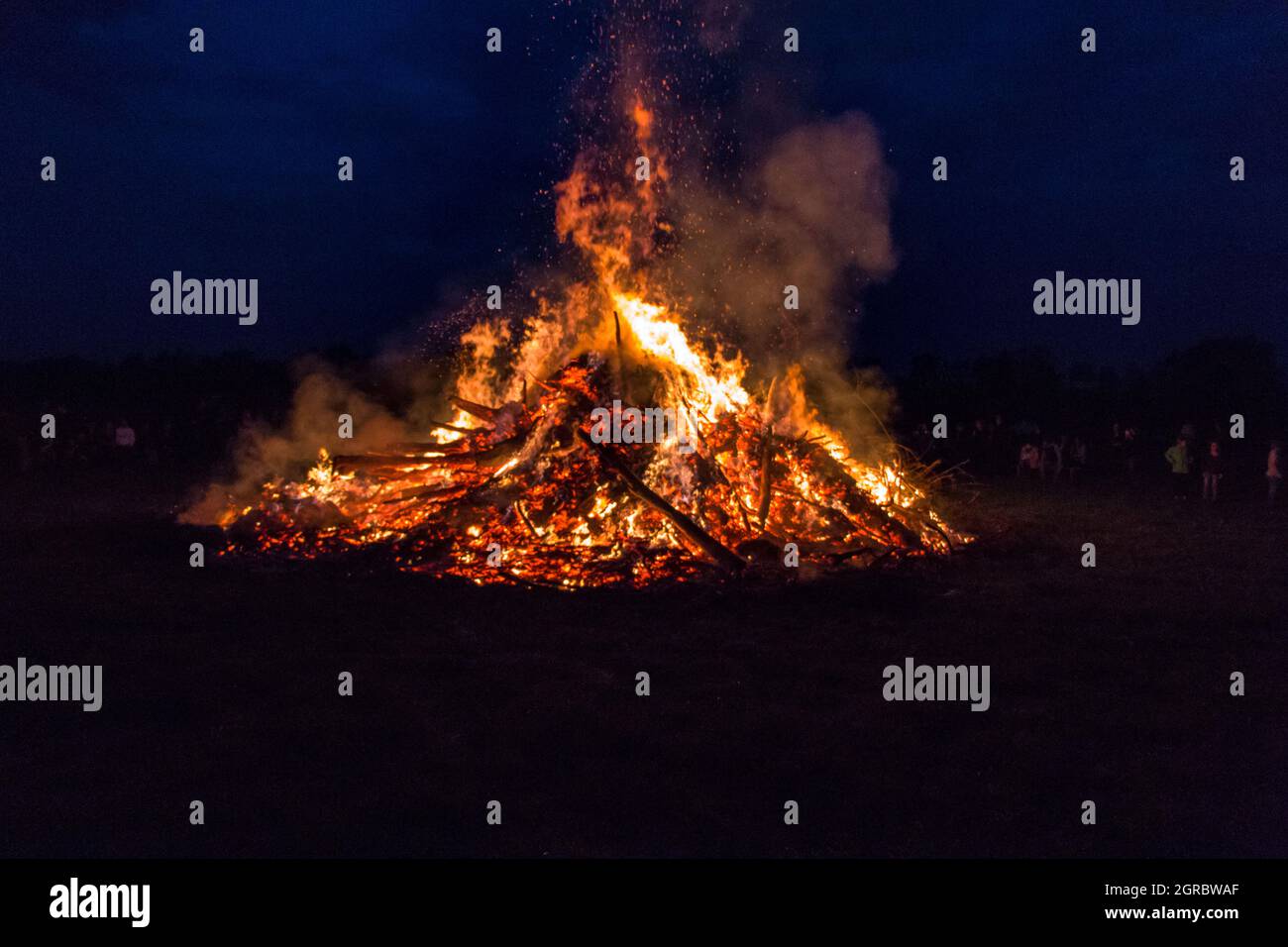 Campfire display hi-res stock photography and images - Alamy