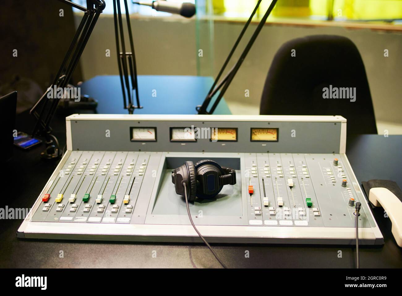 Computer booth hi-res stock photography and images - Alamy