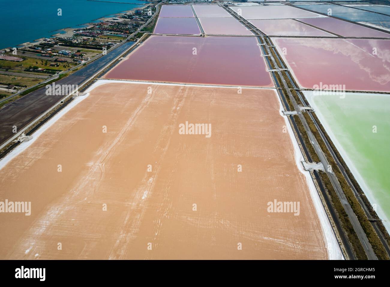 Salt pan structure hi-res stock photography and images - Alamy
