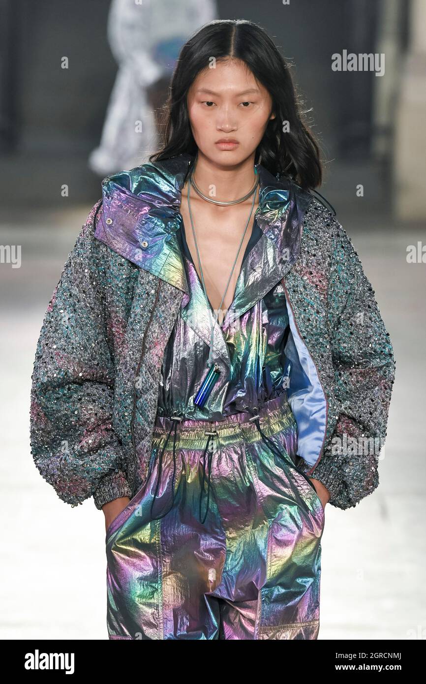 Paris, France. 30/09/2021: ISABEL MARANT SS22 runway during Paris ...