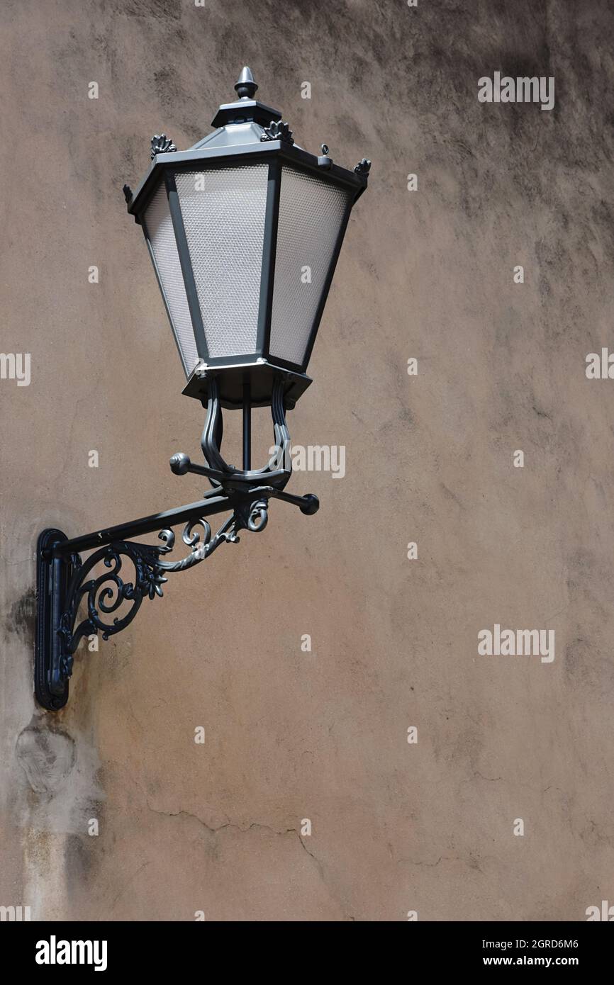 Wall mounted gas lamp hi-res stock photography and images - Alamy