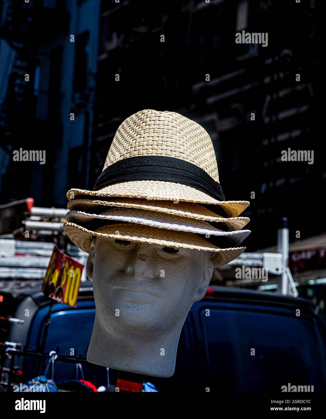 Straw fedora hats hi-res stock photography and images - Alamy