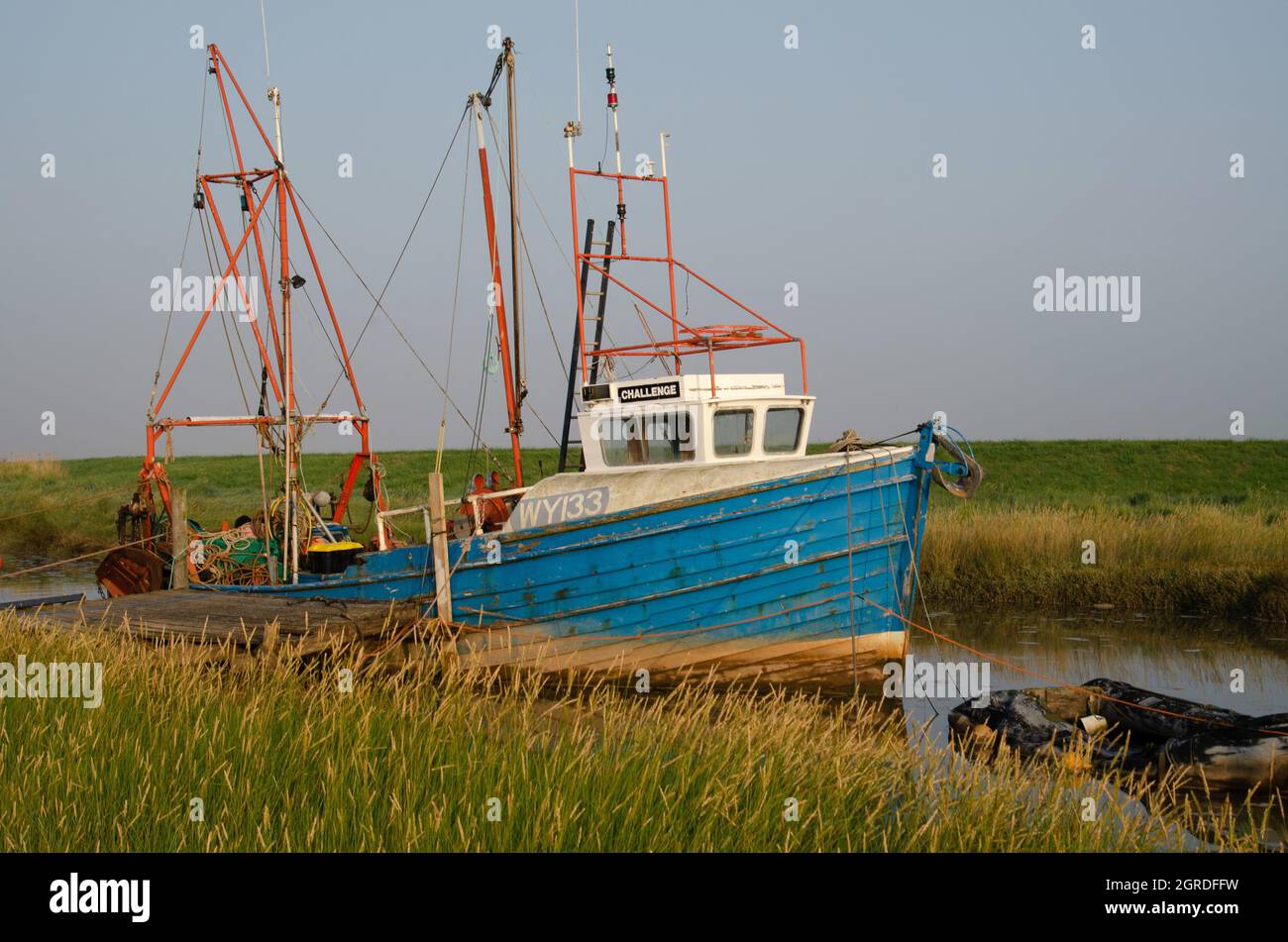 Mooring boat hi-res stock photography and images - Alamy