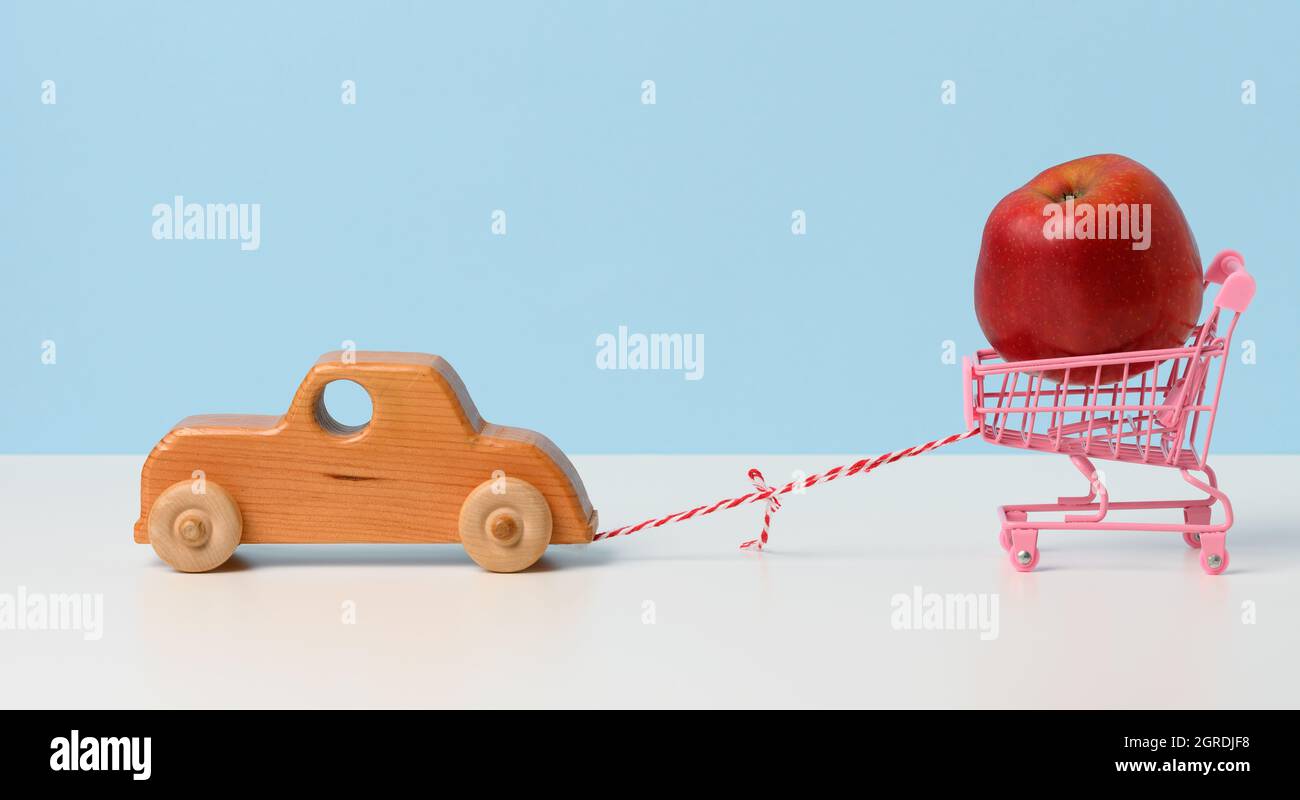 Old apple cart hi-res stock photography and images - Alamy