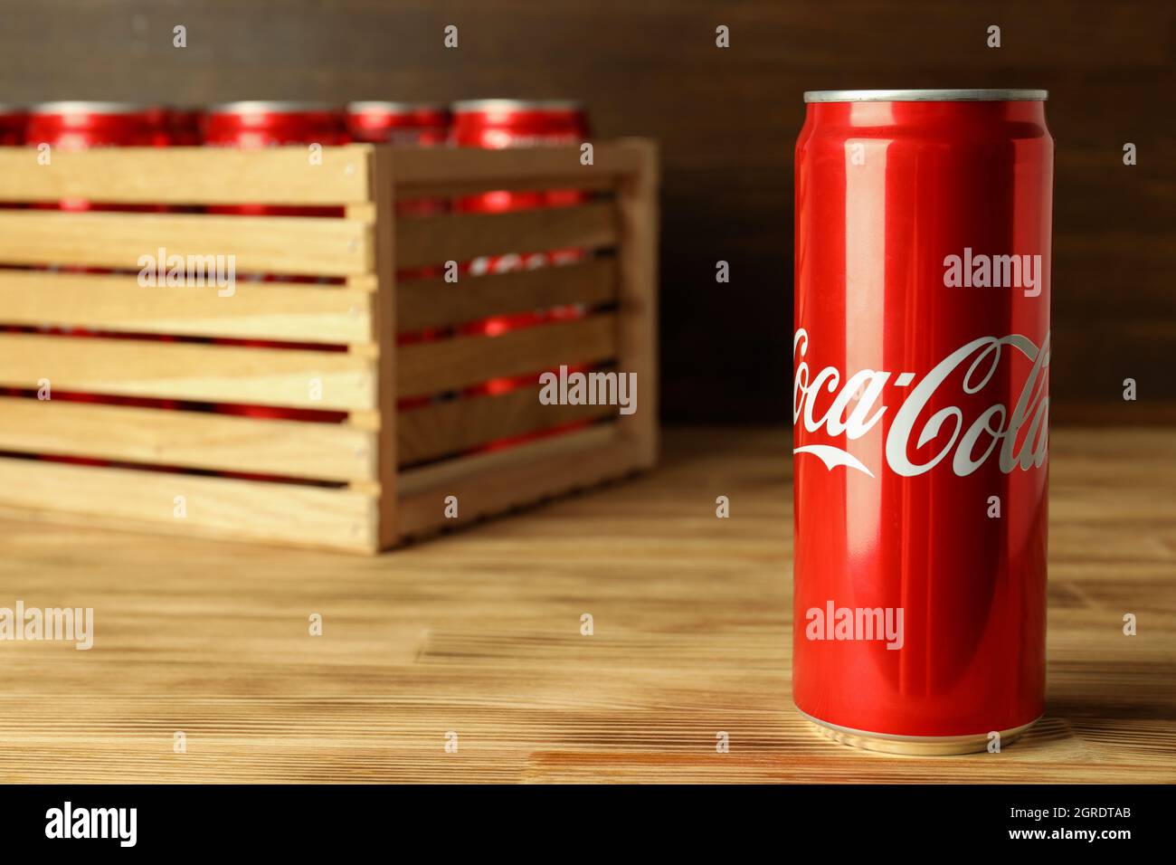 Single can of coca cola hi-res stock photography and images - Alamy
