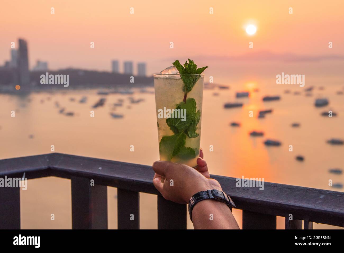 Cocktail in a rooftop bar hi-res stock photography and images - Alamy
