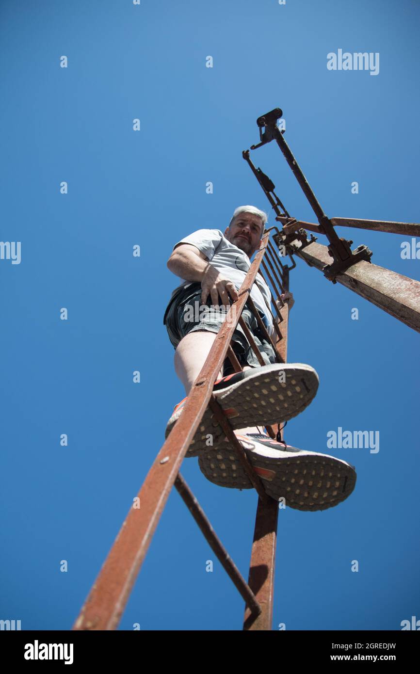 Men climbing mast hi-res stock photography and images - Alamy