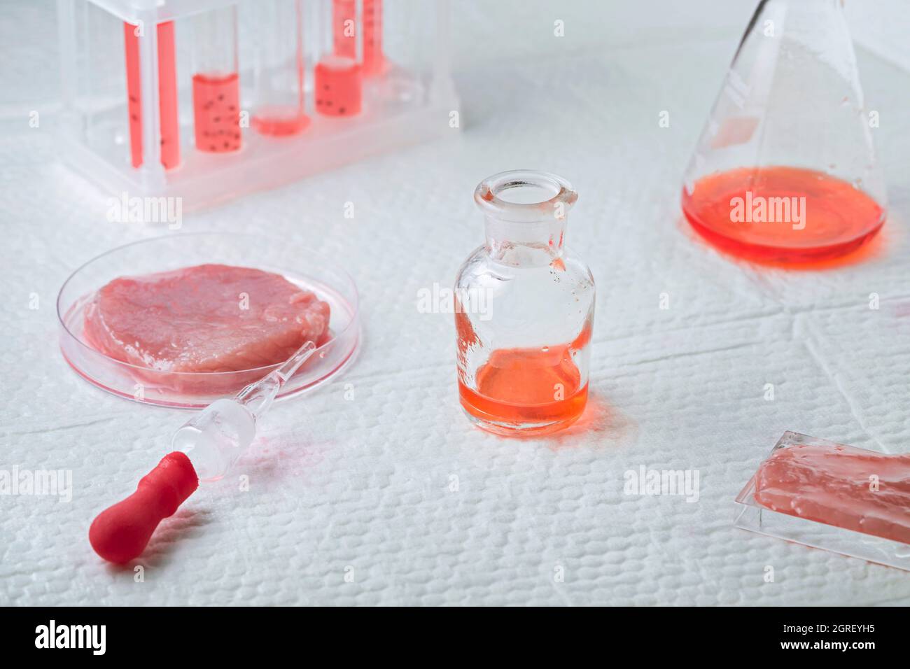 Cell laboratory hi-res stock photography and images - Alamy