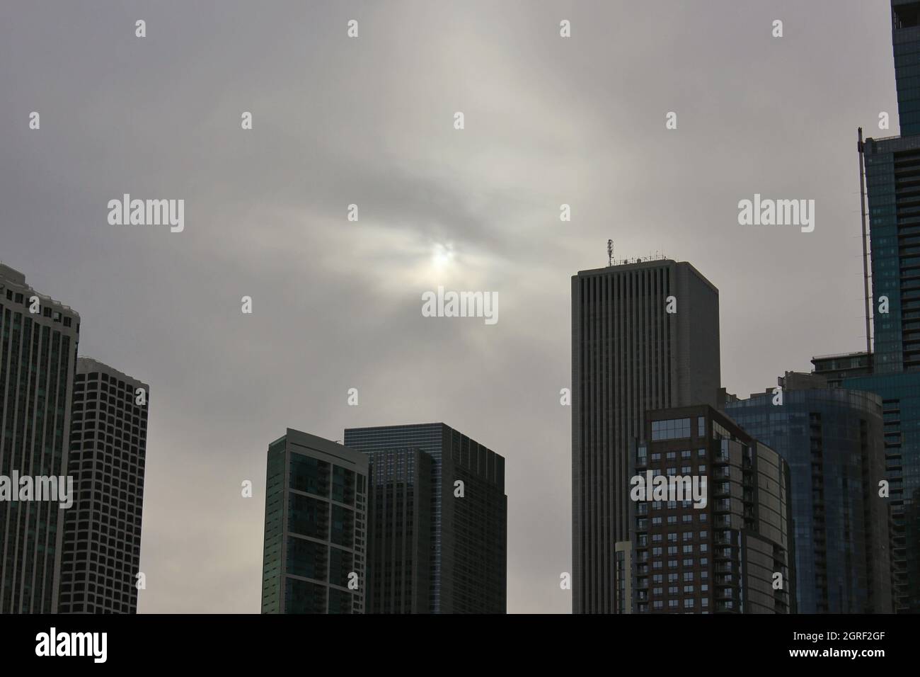 Cloudy skyline in downtown Chicago, Illinois Stock Photo - Alamy