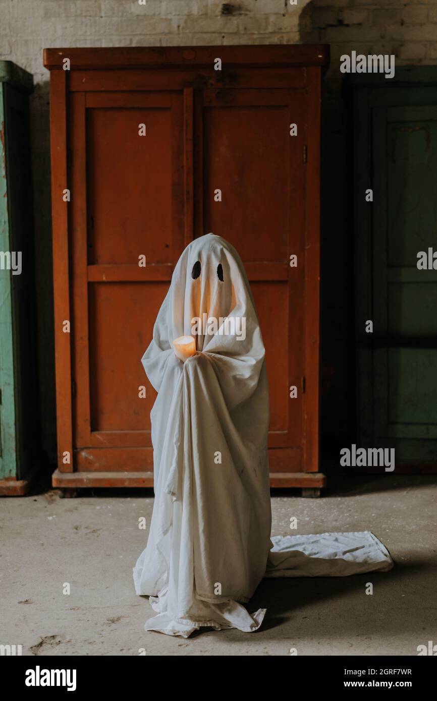 Ghostly figure sitting hi-res stock photography and images - Alamy