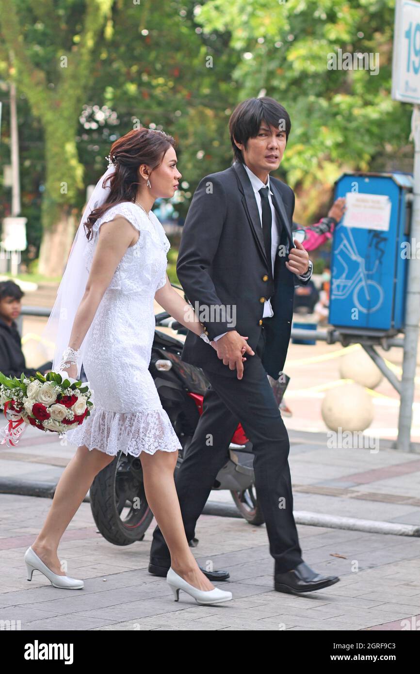 Women walking home after party hi-res stock photography and images - Alamy