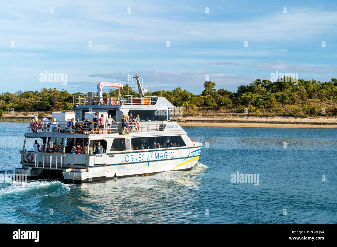 Torres Straits Ferry departing Seisia Jetty for Thursday Island, Seisia ...
