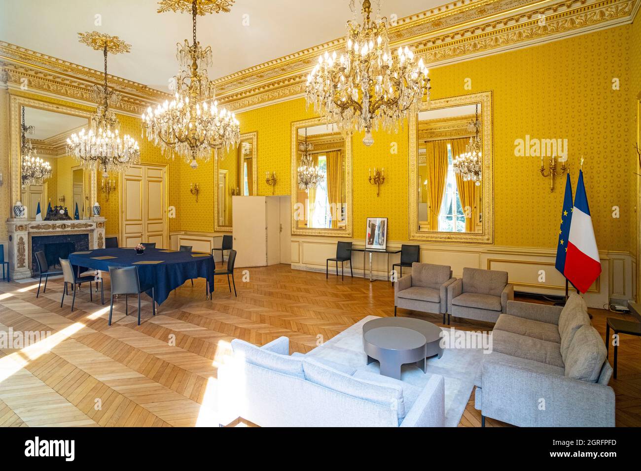 Paris transformation hi-res stock photography and images - Alamy