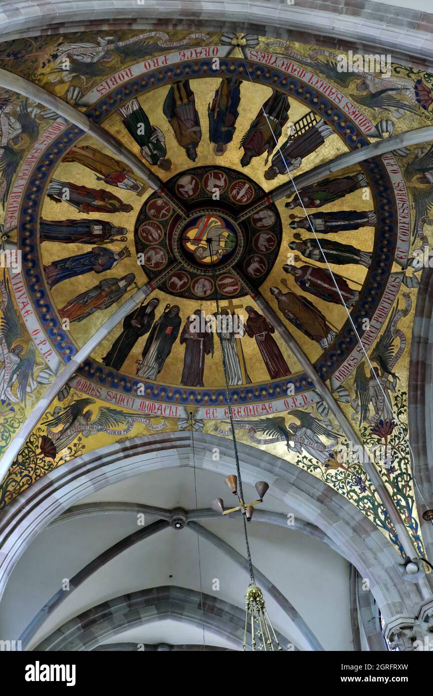 Ribbed cross vault hi-res stock photography and images - Alamy