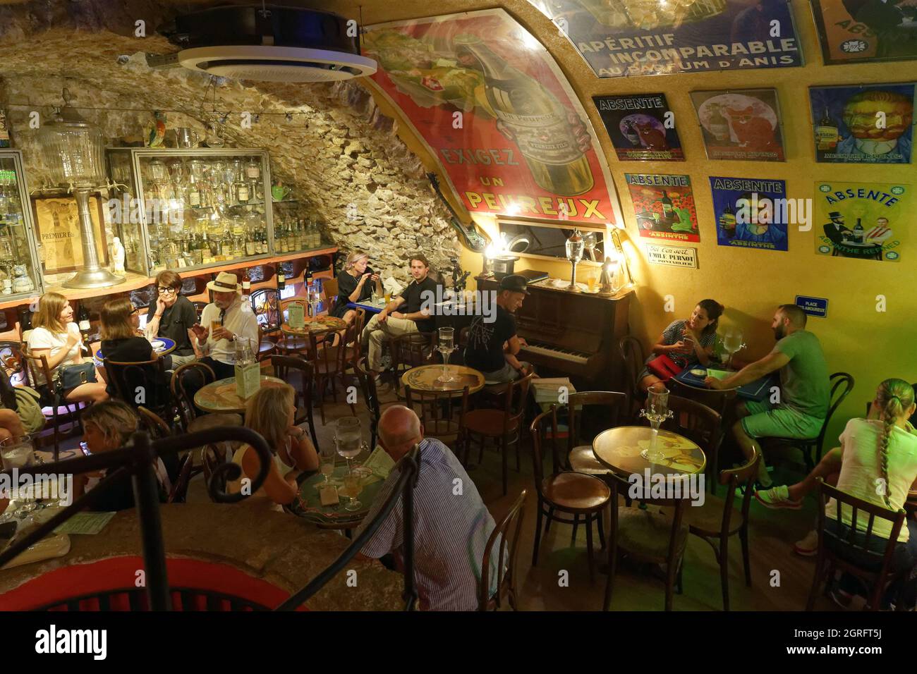 Absinthe bar hi-res stock photography and images - Alamy