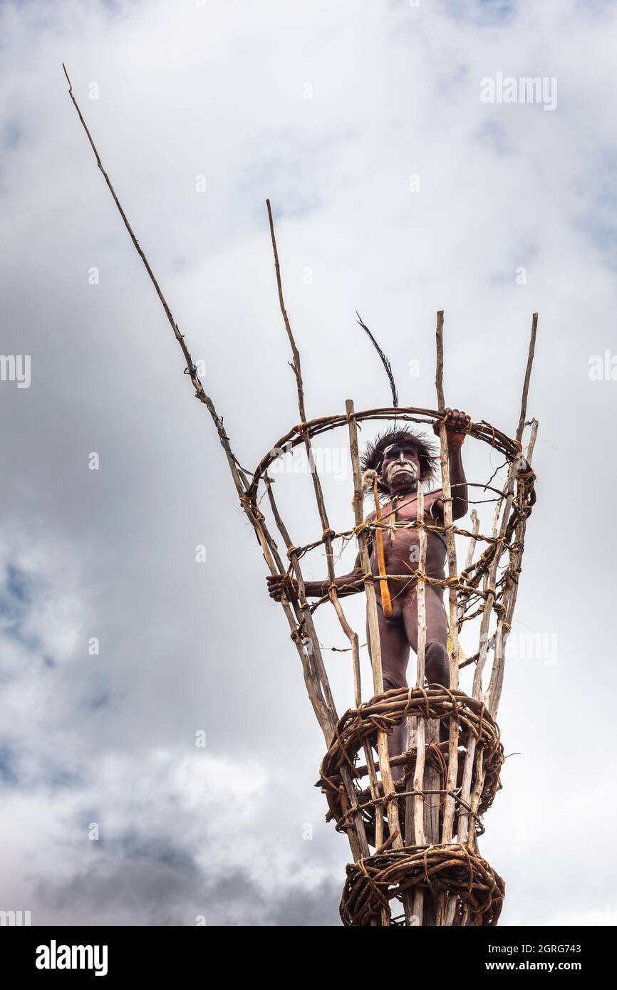 Indonesia, Papua, city of Wamena, young warrior of the Dani tribe, Dani ...