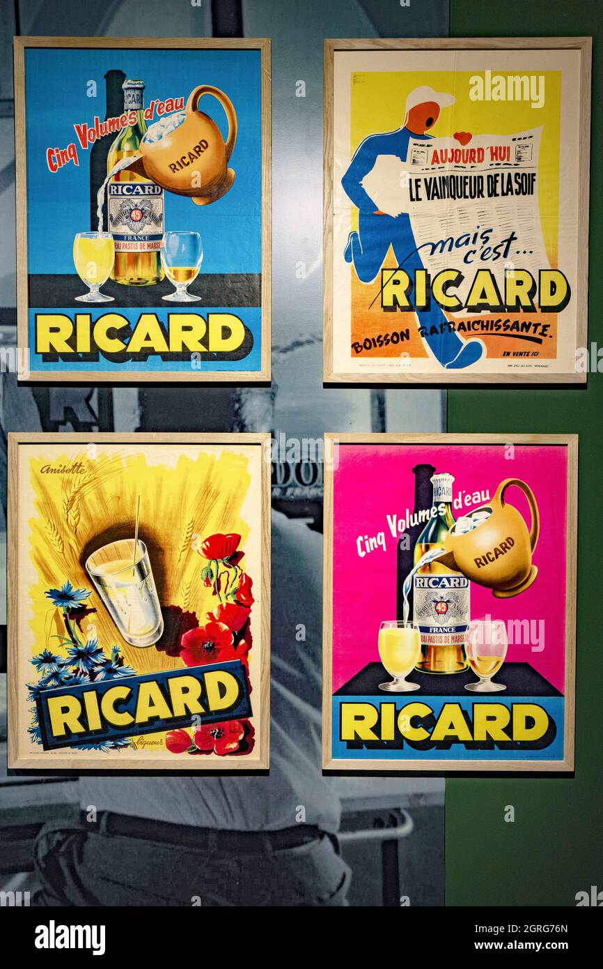 Vintage alcohol poster hi-res stock photography and images - Alamy