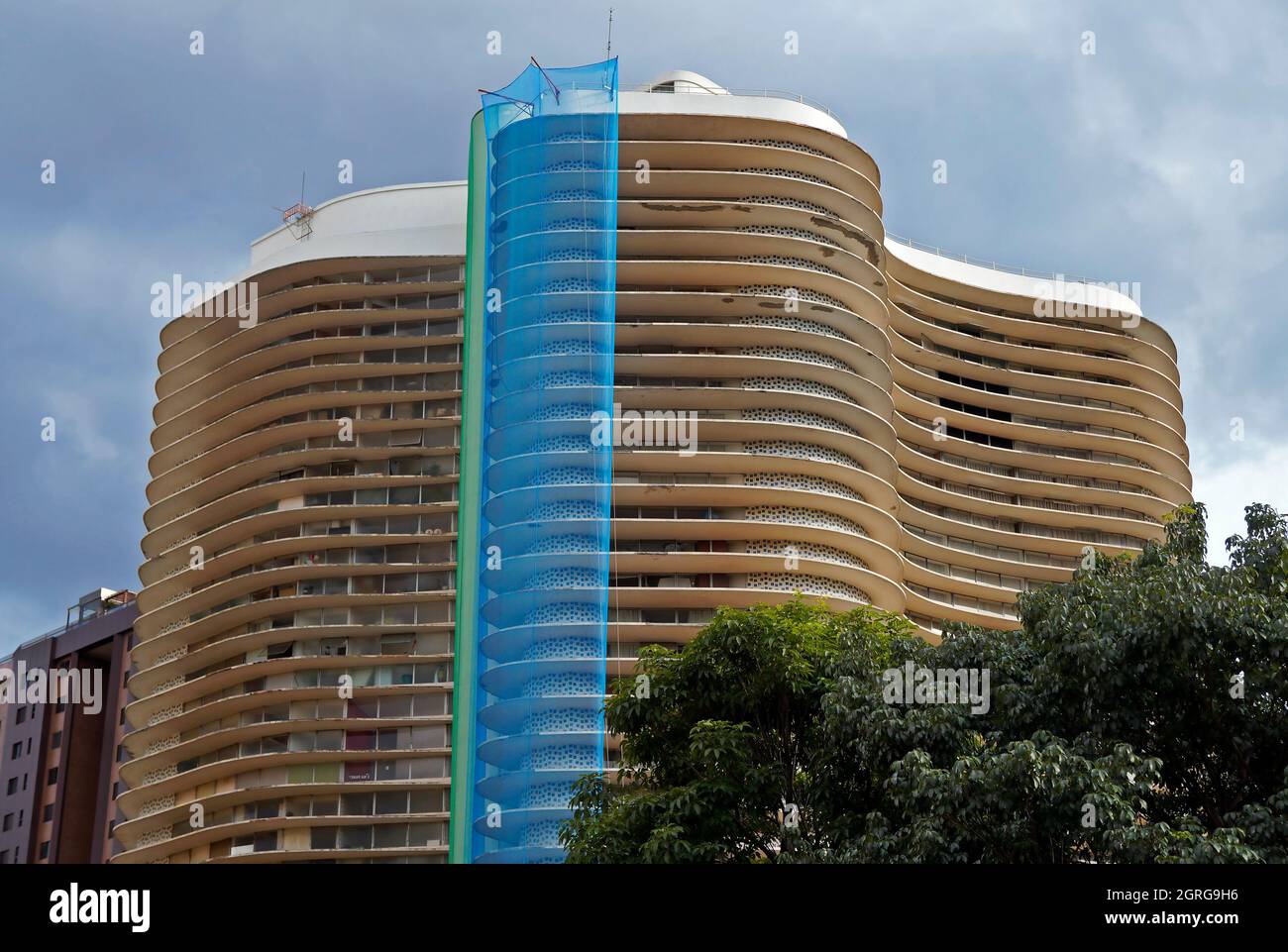 Curved apartment building hi-res stock photography and images - Alamy