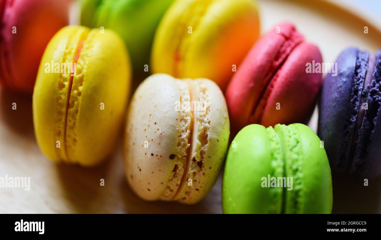 Colorful macarons tasty sweet dessert cookie, Macarons dessert small ...