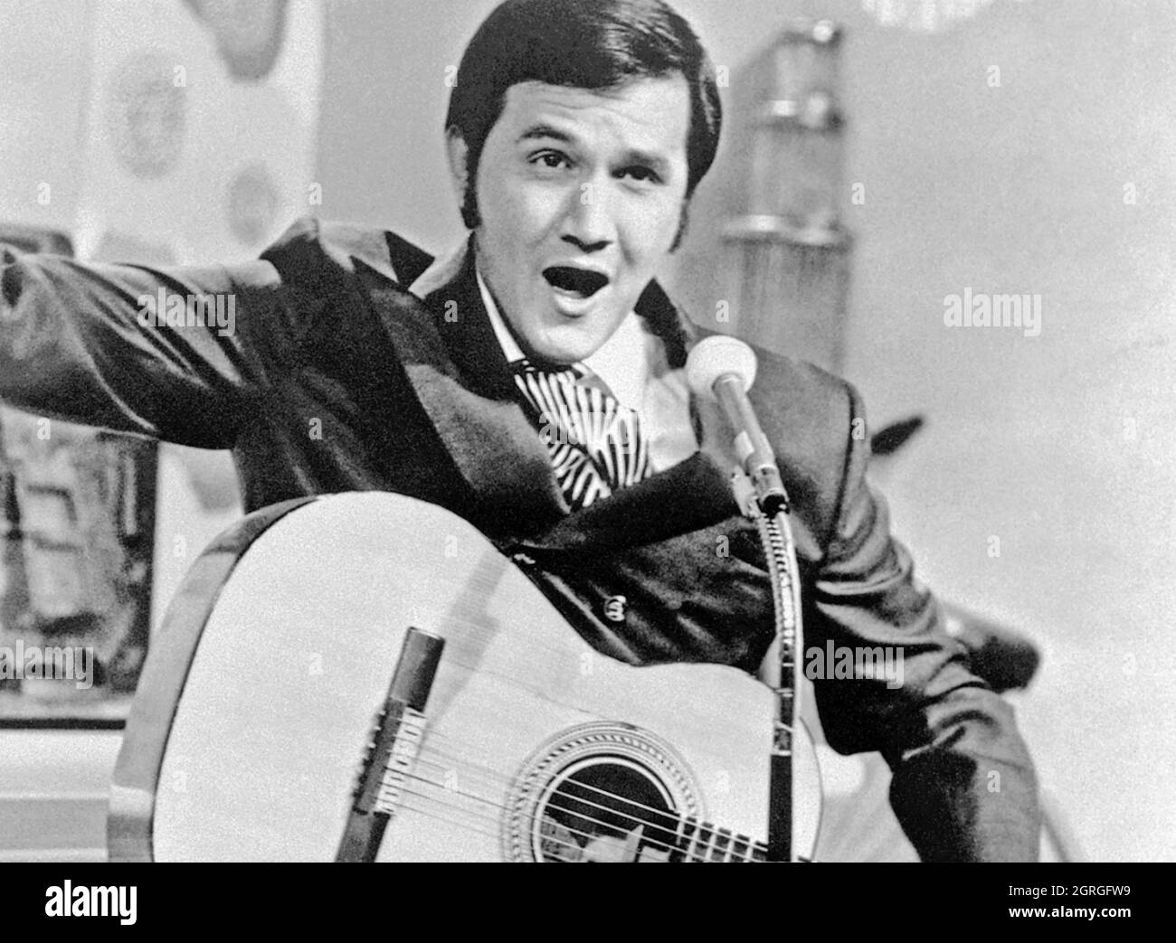 ROGER MILLER (1936-1992) Promotional photo of American musician and ...